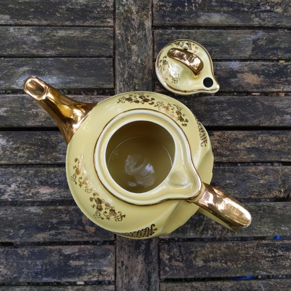 Hall Pottery | Kitchen | Vintage Hall Pottery Usa Fancy Yellow Gold ...